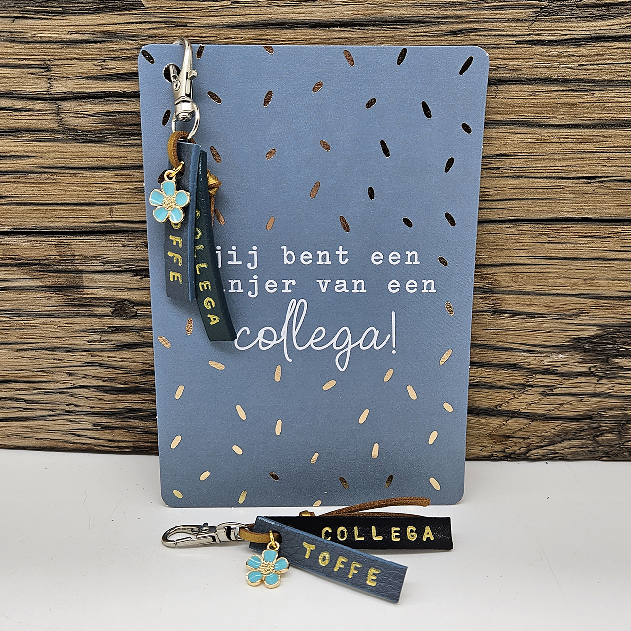 Toffe collega leren sleutelhanger cadeautje - Kralenwinkel Albertien